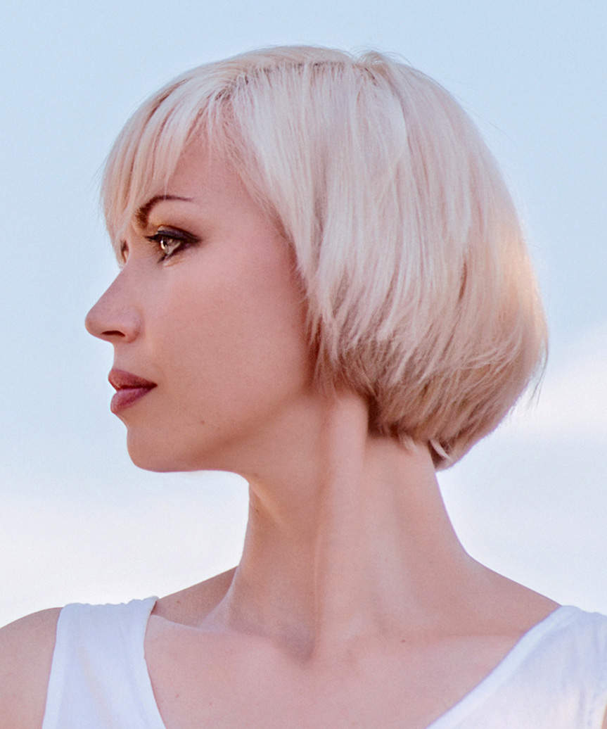 Short Bubble Bob Haircut With Classic Bangs - Hairstyles