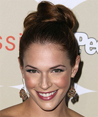 Amanda Righetti Hairstyles, Hair Cuts and Colors