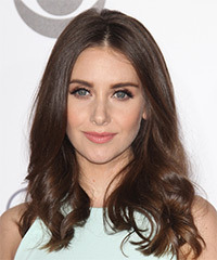 Alison Brie Long Wavy Hairstyle